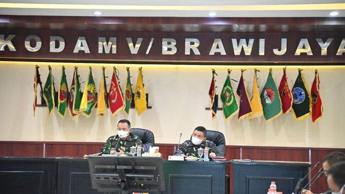 Kasdam V/Brawijaya Bahas Persiapan Batalyon Tim Pertempuran dan Sertijab Pangdam - Surya.co.id