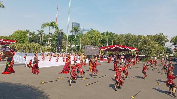 Upacara 17 Agustus di Balai Kota Surabaya Berlangsung Khidmat, Ada ...