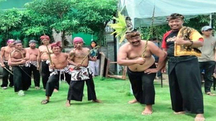 Ritual Aneh Kesenian Tiban, Luka Akibat Cemeti Mengering setelah ...