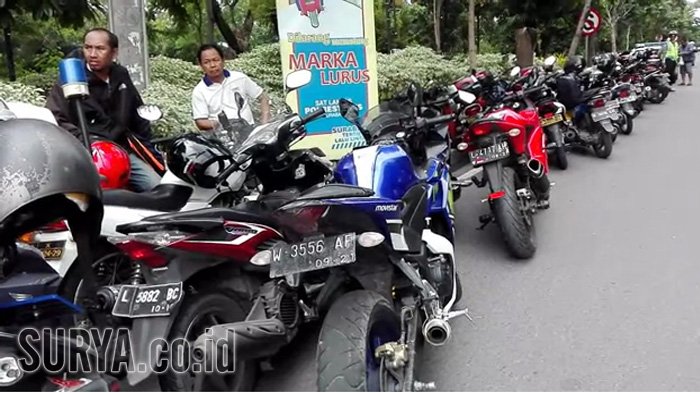 VIDEO - Lihat Baik-baik Reaksi Pemilik Motor Berknalpot Brong Ini saat Kena Razia Polisi - Surya ...