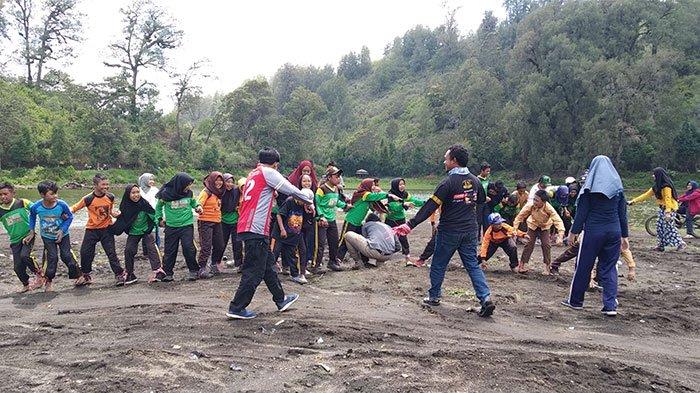 Komunitas Daya Muda Mengabdi di Desa Ranupani, Kecamatan Senduro ...