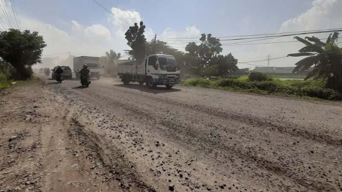Perbaikian Jalan Raya Cerme Gresik Belum Jelas, Alasan Kontraktor Enggan Pakai Sistem Buka Tutup ...