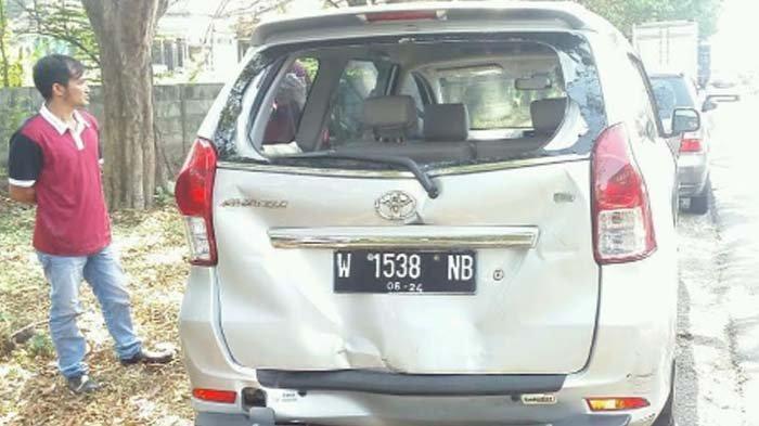 4 Mobil Tabrakan Beruntun di Tol Waru Sidoarjo, Grand Livina Ringsek dan Tabrak Dua Mobil ...