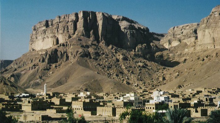 6 Keunikan yang Menjadikan Tarim Begitu Spesial bagi Pendatang - Surya ...