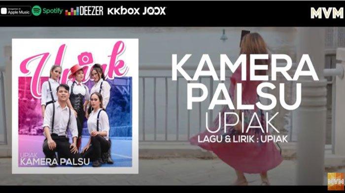 Lirik dan Chord Lagu Kamera Palsu - Upiak yang Viral di TikTok ...