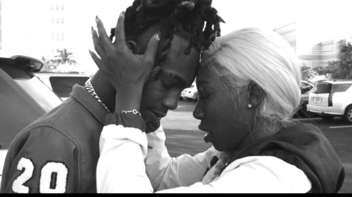 Lirik Lagu Mama Cry - YNW Melly Viral di TikTok, Mama Please Don't You ...