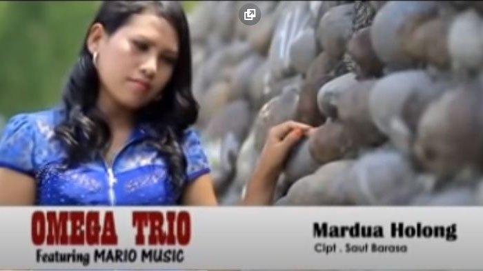 Lirik Tarsongon bunga naung malos diladang i, Lagu Mardua Holong - Omega Trio yang Viral di ...