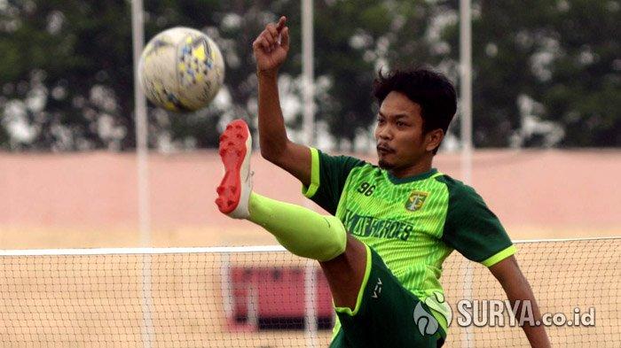 Begini Cara Gelandang Persebaya Surabaya M Hidayat Usir Rasa Bosan ...
