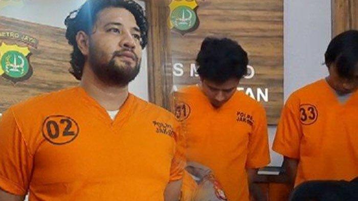 Ammar Zoni Menangis Lega Permohonan Rehabilitasi Disetujui Hakim - Surya.co.id