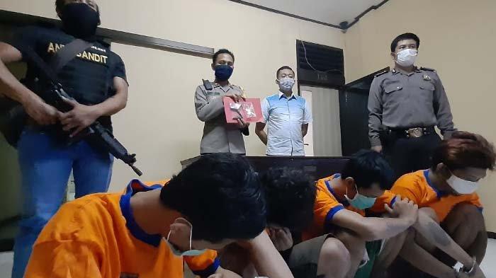 Uang Hasil Jual Motor Curian Dibuat Nyabu, Empat Pemuda di Surabaya ... Uang Hasil Jual Motor Curian Dibuat Nyabu, Empat Pemuda di Surabaya ...