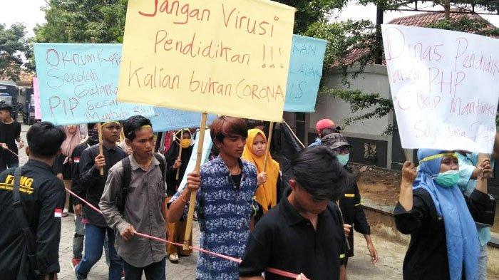 Pemicu Demo Mahasiswa FKMG Bangkalan yang Tuntut Sejumlah Oknum Kepala ...