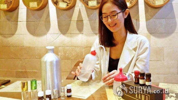 Meracik Parfum Sesuai Kepribadian, Perhatikan Tiga Bagian Membuat ...