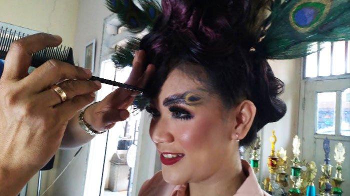 Make Up Alis Mata Peacock Brow yang Unik, Disukai Artis dan Generasi ...