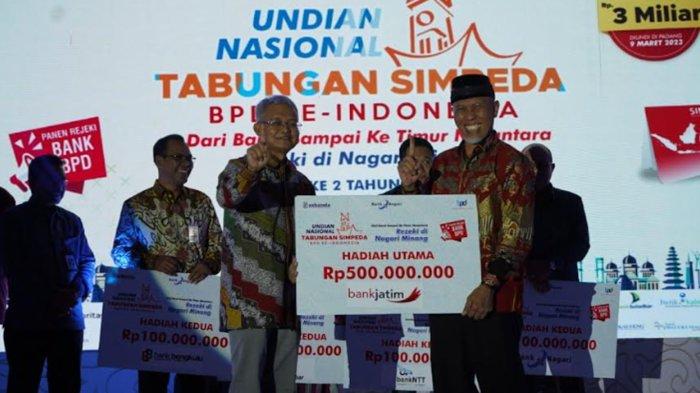 Nasabah Bank Jatim Jadi Pemenang Hadiah Utama Undian Simpeda Asbanda ...