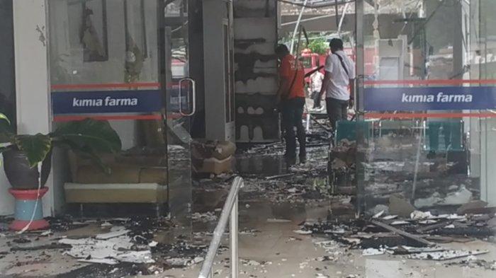 Tim Inafis Polrestabes Surabaya Olah TKP Kebakaran Apotek Kimia Farma Diponegoro - Surya.co.id