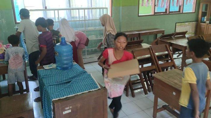 Siswa SDN III Pilang Kota Probolinggo Selamatkan Barang Sekolah saat ...