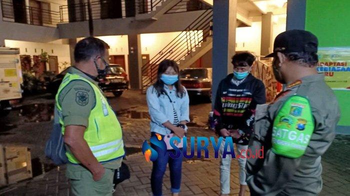 Razia Penginapan di Malam Tahun Baru, Satpol PP Malang Ciduk Puluhan Pasangan Tak Resmi - Surya ...