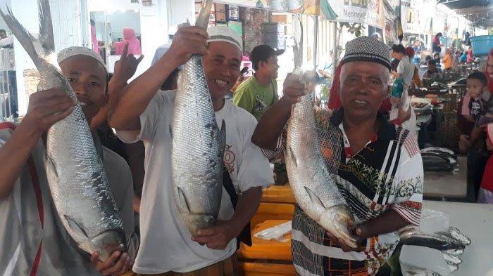 Tradisi Pasar Bandeng Gresik Sudah Ada Sejak Era Sunan Giri, Oleh Oleh ...