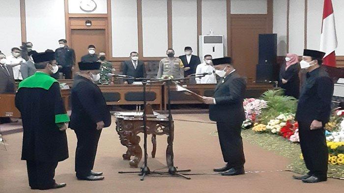Ali Mahmudi Dilantik Menjadi Anggota DPRD Gresik Gantikan Almarhum ...