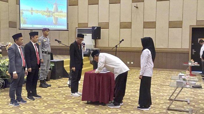 140 PPK Pilkada Bojonegoro 2024 Resmi Dilantik, 40 Persen Pernah Bertugas di Pemilu 2024 - Surya ...