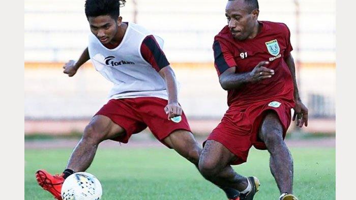 Reaksi Pelatih Aji Santoso terkait Pemain Persela Muhammad Hambali ...