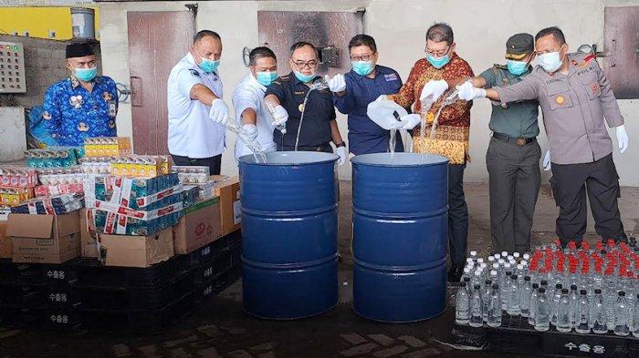 Bea Cukai dan Pemkab Malang Musnahkan Rokok dan Miras Ilegal Senilai Rp 8,5 Miliar - Surya.co.id