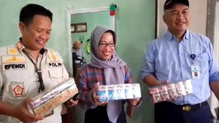 Bea Cukai Sita 210 Bungkus Rokok Ilegal di Situbondo, Dikirim Dengan Boks Ikan dan Jeriken Air ...