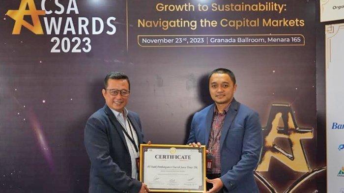Bank Jatim Terima Penghargaan CSA Awards 2023 untuk kategori The Best Innovation In Regional ...
