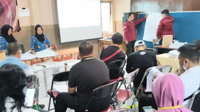 13 TPS di Gresik Harus Hitung Ulang, Setelah KPU Temukan Selisih Jumlah ...