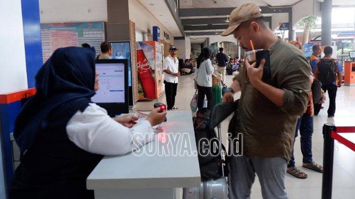 Paling Banyak Diburu Calon Penumpang KA di Daop 8 Surabaya, Tiket H-3 dan H+2 Lebaran - Surya.co.id