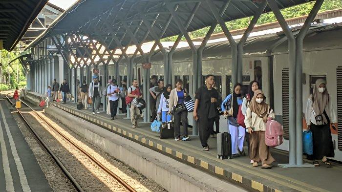Libur Hari Raya Idul Adha 2024, Jumlah Pelanggan Kereta Api di KAI Daop 8 Surabaya Meningkat ...