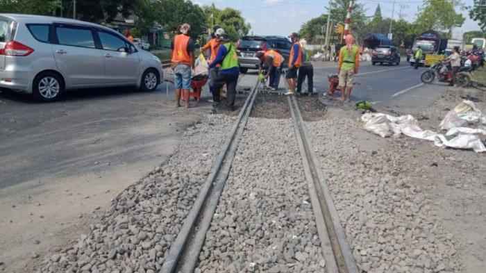 Tingkatkan Keselamatan Perjalanan KA, Lima Perlintasan di Daop 7 ...