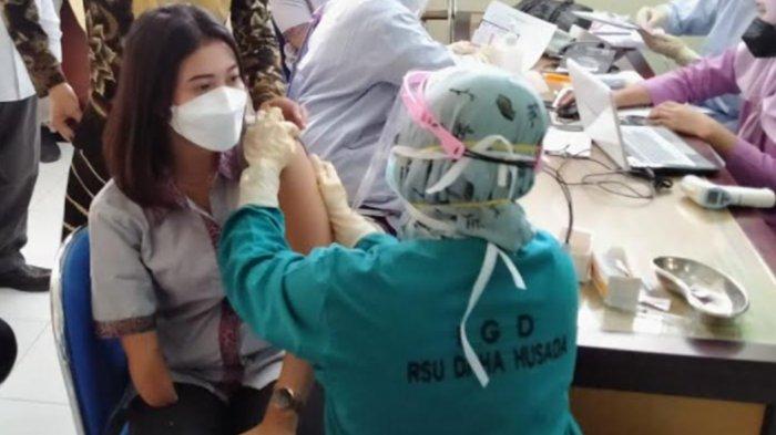 Lokasi Klinik Kimia Farma Beri Layanan Vaksinasi Covid 19 Beserta