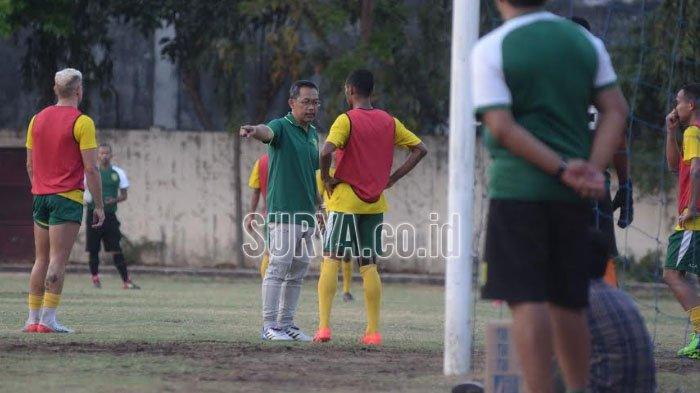 Rendi Irwan Berharap Aji Santoso Bisa Gugah Mentalitas Tanding Pemain ... Rendi Irwan Berharap Aji Santoso Bisa Gugah Mentalitas Tanding Pemain ...