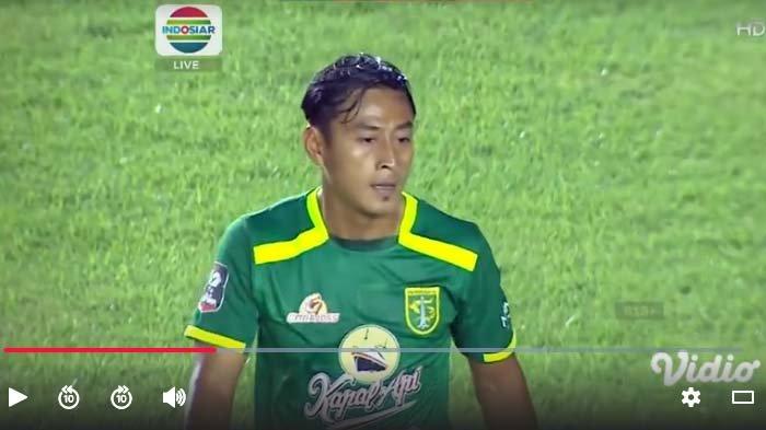 Respons Striker Persebaya Samsul Arif yang Tampil 90 Menit dan Cetak ...
