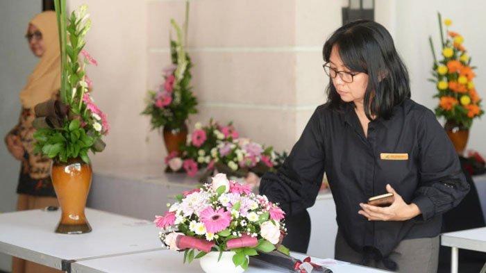 Ujian Merangkai Bunga dan Desain Floral, Peserta Wajib Bikin 5 ...