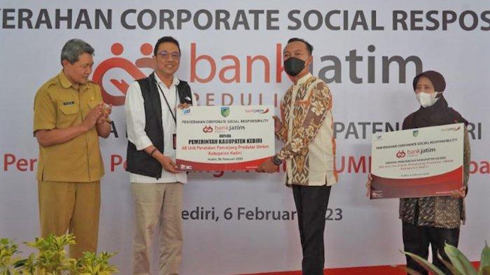 148 UMKM di Kediri Dapat Bantuan Alat Penunjang Usaha dari CSR Bank Jatim - Surya.co.id