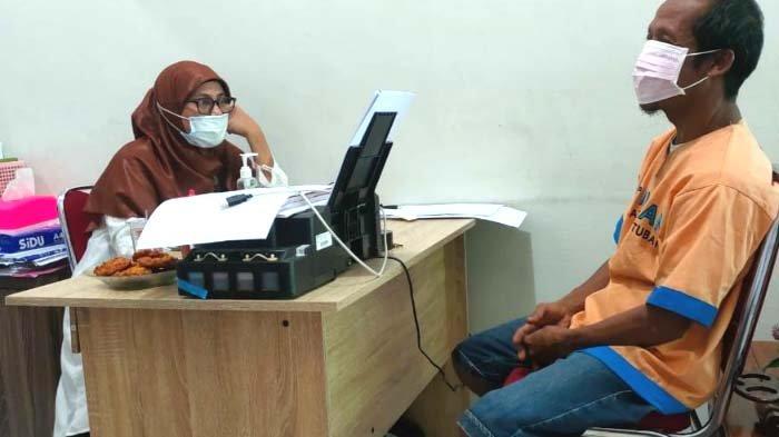 Kakek di Tuban Tega Cabuli Cucunya yang masih Kelas 1 SMP hingga Hamil ... Kakek di Tuban Tega Cabuli Cucunya yang masih Kelas 1 SMP hingga Hamil ...