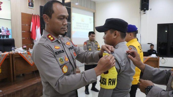 Polres Malang Lantik 728 Personel Jadi 'Polisi RW' untuk Jaga 1168 RW ...