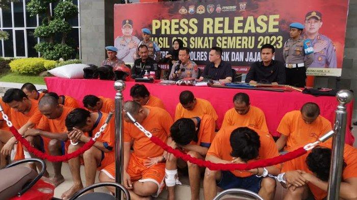 Polres Gresik Tangkap 21 Penjahat saat Operasi Sikat Semeru 2023, Ada 3 Maling Motor yang ...