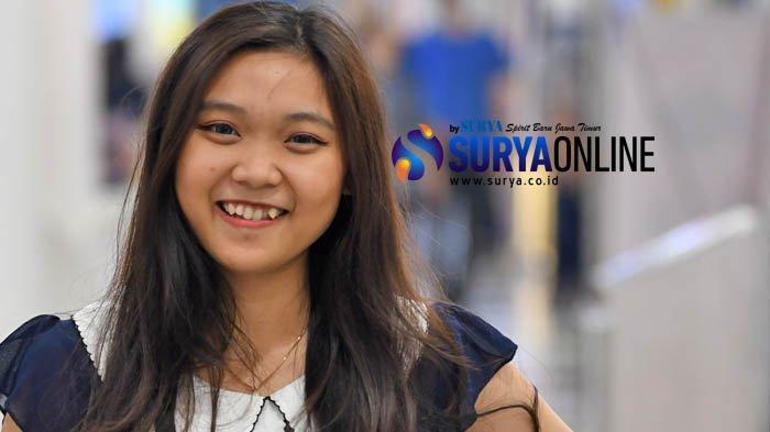 Potret Carolina Agustine, Jaga Hati Lawan Bicara - Surya.co.id