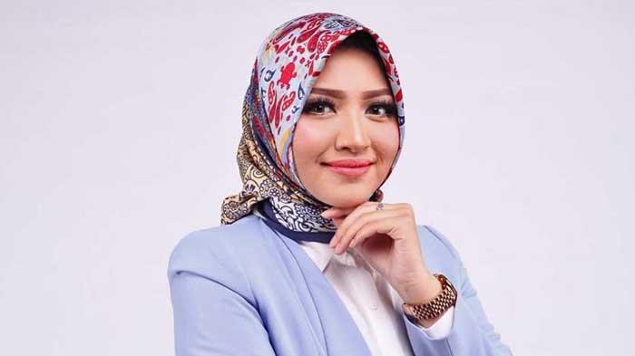 Potret Juliana Eva Wati, Anggota DPRD Surabaya Termuda, Siap Jalankan Amanah - Surya.co.id