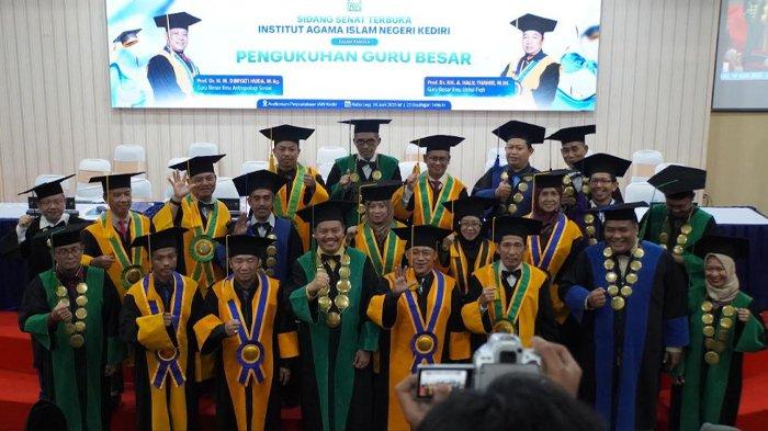 Sosok Dua Doktor UIN Syekh Wasil Kediri yang Resmi Dikukuhkan Jadi Guru Besar - Surya.co.id