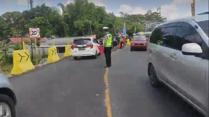 Antrean Kendaraan Arus Balik Lebaran 2023 di Jembatan Munjungan ...