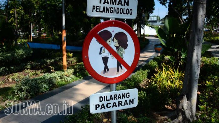 Cegah Muda Mudi Pacaran di Taman, Pemkot Pasang Rambu Larangan - Surya ...