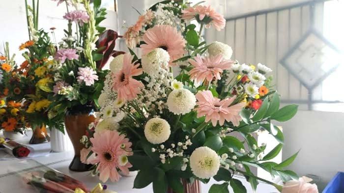 Tips Merangkai Bunga agar Tahan Lama, Satu di Antaranya Hindari Bunga ...