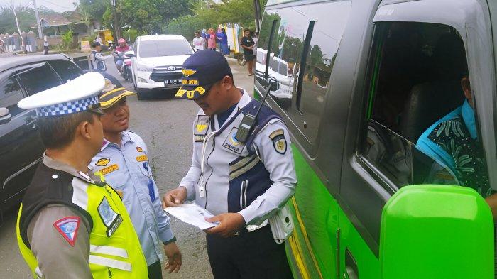 Puluhan Kendaraan Wisata Terjaring Razia Gabungan di Tulungagung, Mayoritas Masalah KIR - Surya ...