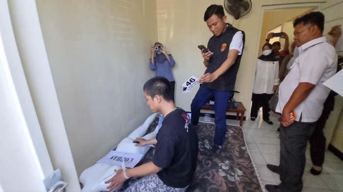 FAKTA Yang Terungkap Saat Reka Adegan Ayah Bunuh Putri Kandung di Gresik - Surya.co.id