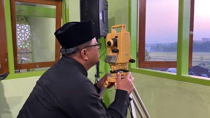 Rukyatul Hilal di Ponorogo Tak Terlihat, Langit Tertutup Awan Tebal - Surya.co.id