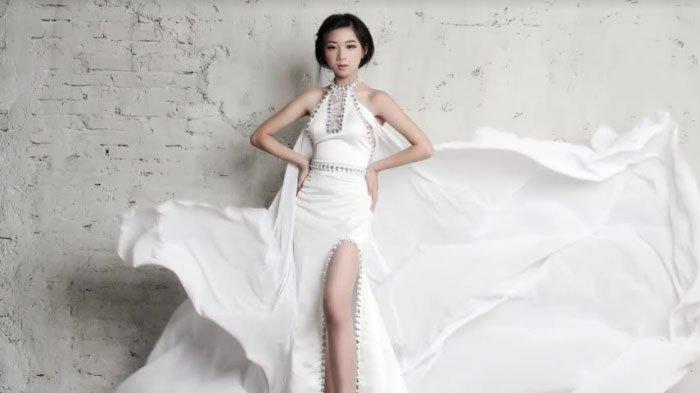 Keelokan Angsa dalam Busana Putih Rancangan Desainer Eko Rudianto ...